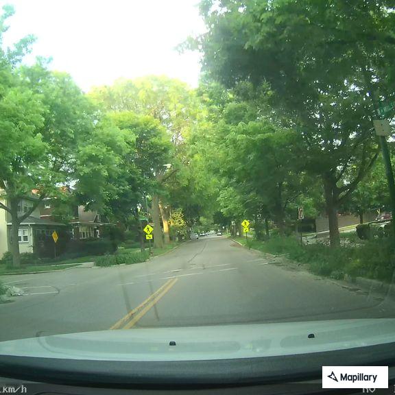 Utility pole sparks blue and white flames on Chicago's Wilson Ave ...