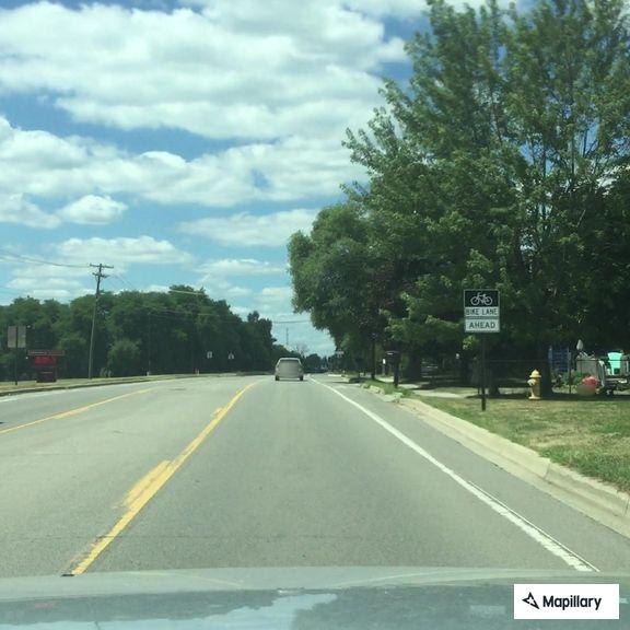 Traffic alert: unreadable plate on silver vehicle at Ypsilanti intersection, Washtenaw County MI ...