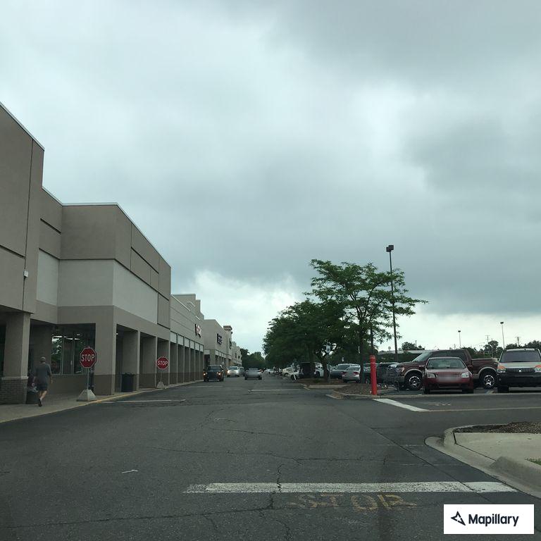 Minor insurance issue reported at grocery store, Ypsilanti MI | CrimeRadar