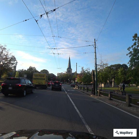 Person with arm injury holding knife in Cambridge, Cambridge MA ...