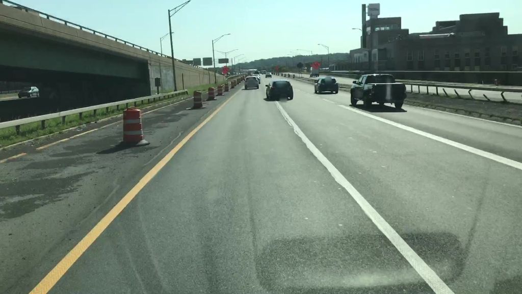 Blue BMW crashes on I-690 and driver flees scene, Syracuse NY | CrimeRadar