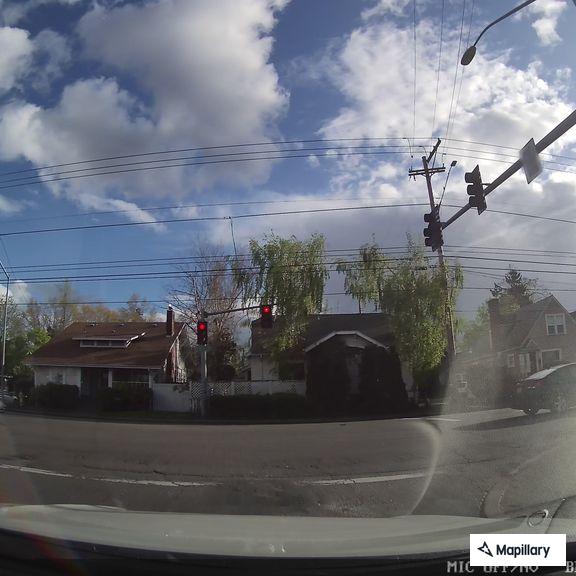 Armed robbery suspect flees eastbound near State St and 24th St, Salem ...