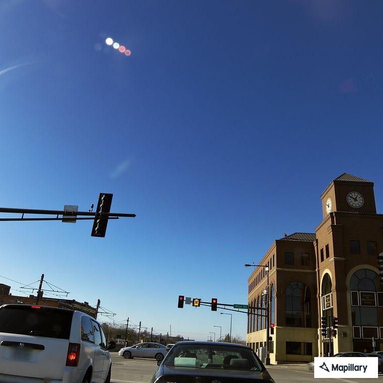 Traffic stop for car without license plate at University Ave, St Paul ...