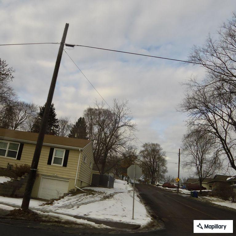 Suspect wearing ski mask flees police on Seventh Street, St Paul MN ...