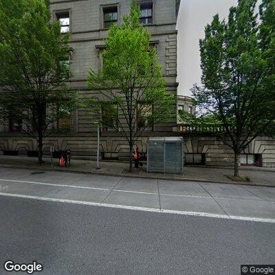 Officer monitors suspicious person near City Hall, Portland OR | CrimeRadar