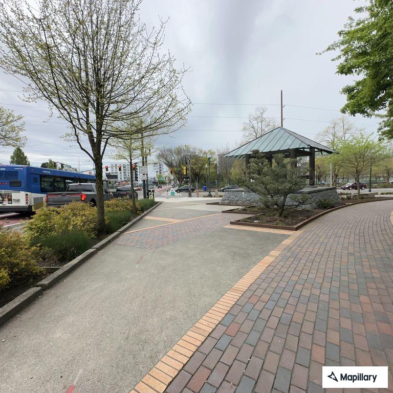 Fire reported near Lloyd and Martin Luther King Jr, Portland OR ...