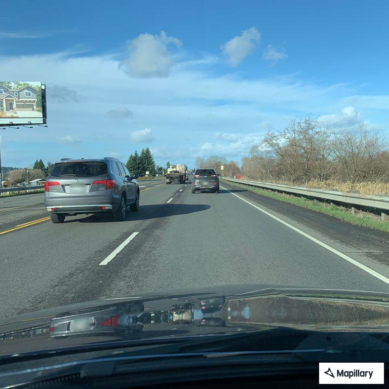 Vehicle blocking lane on southbound Highway 167, Pierce County WA ...