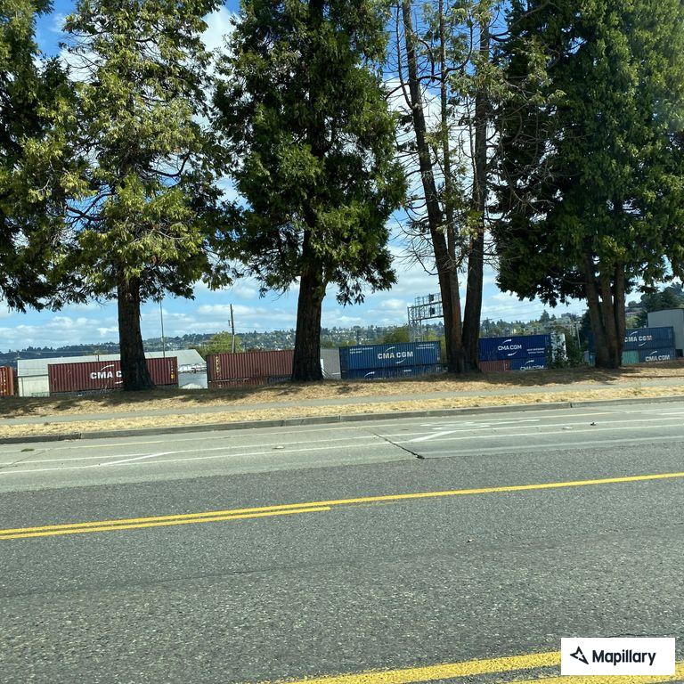 Vehicle strikes bicycle at West Emerson Pl and Gilman Ave W, Seattle WA | CrimeRadar