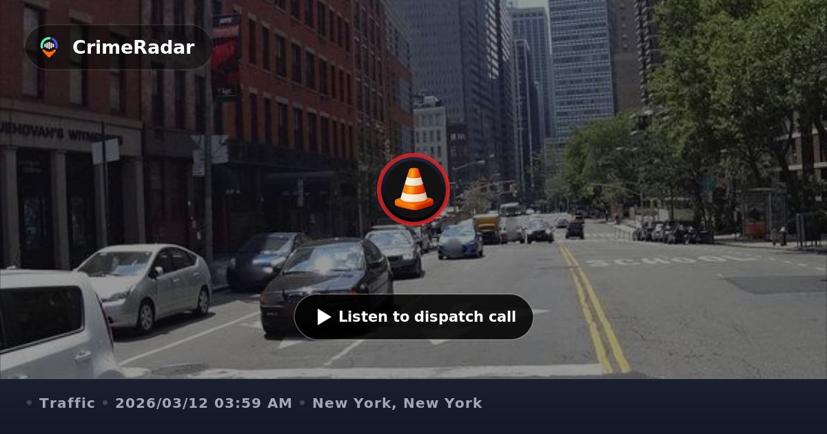 Blinking traffic lights at Pearl Street intersections, New York NY ...