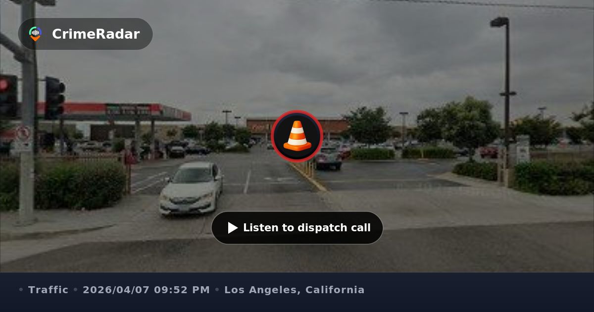 Police pursue suspect near supermarket parking lot, Los Angeles CA ...