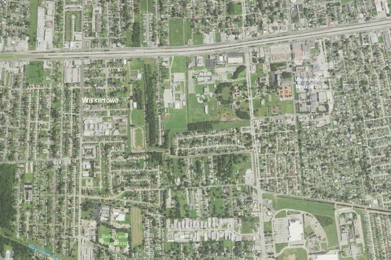 Patient with kidney failure and swelling awaiting EMS, Marrero LA ...