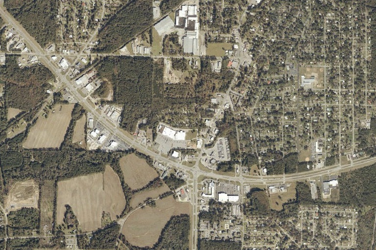 Two-vehicle collision on Ross Clark Circle with injury, Dothan AL ...