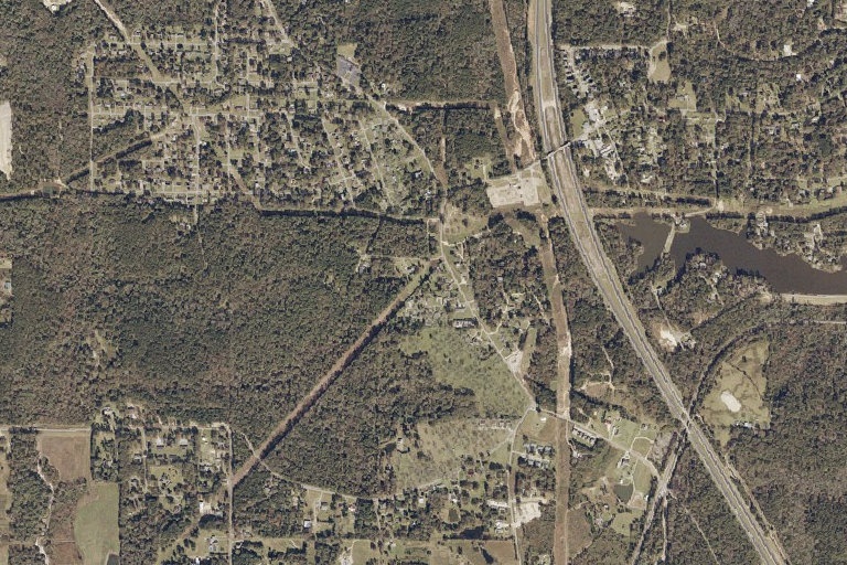 18-wheeler truck rolls into empty lot near Richburg Rd, Lamar County MS ...