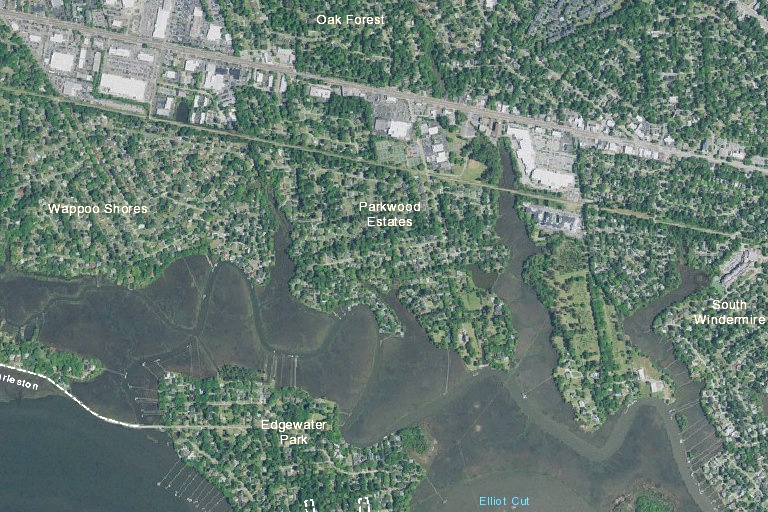 Traffic accident near Lane Island Drive in West Ashley, Charleston ...