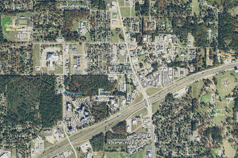 Suspicious white SUV parked with door ajar at Waffle House, Texarkana ...