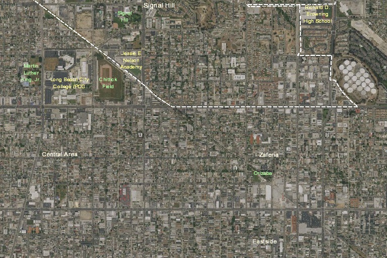 Gray sedan blocking traffic on St Louis Ave, Long Beach CA | CrimeRadar