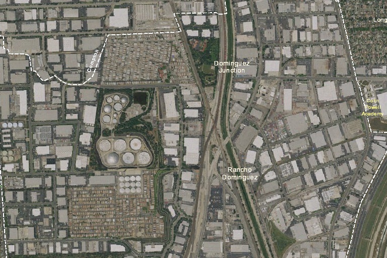 Car strikes fire hydrant in Compton, Compton CA | CrimeRadar