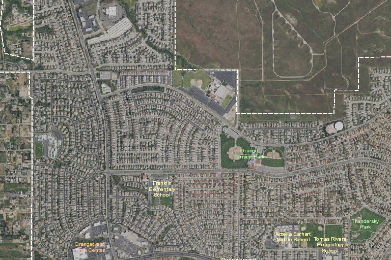 Vehicle crashes into fire hydrant spraying water, Riverside CA | CrimeRadar