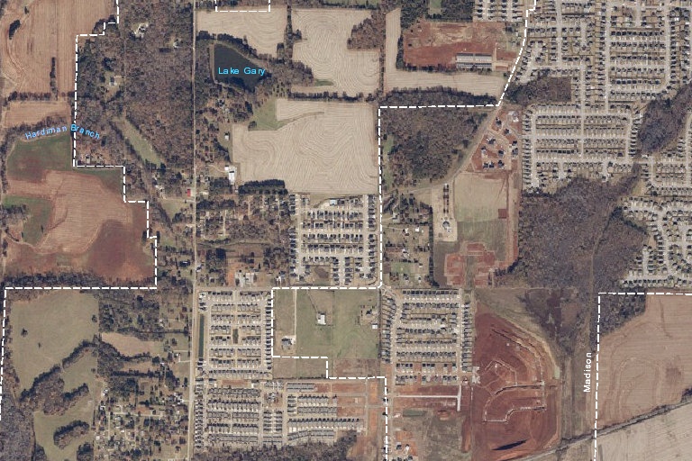 Two individuals acting suspiciously near Riverstone Drive, Huntsville ...