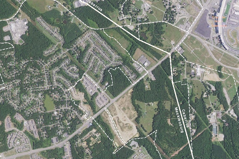 Traffic accident at intersection of Davis and Concord roads, Charlotte ...