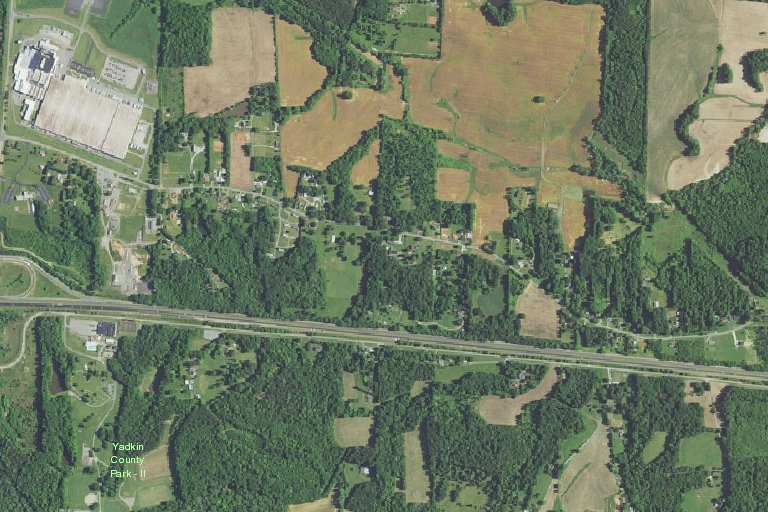 Medical response to male with leg laceration near Service Rd ...