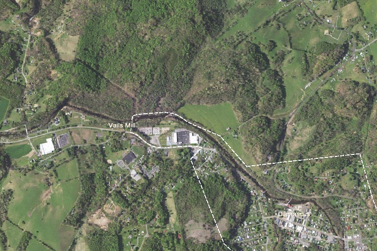 Male patient with dislocated shoulder outdoors, Damascus VA | CrimeRadar