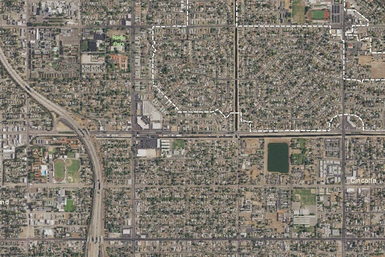 Fire near building extinguished on Millbrook and Clay, Fresno CA ...