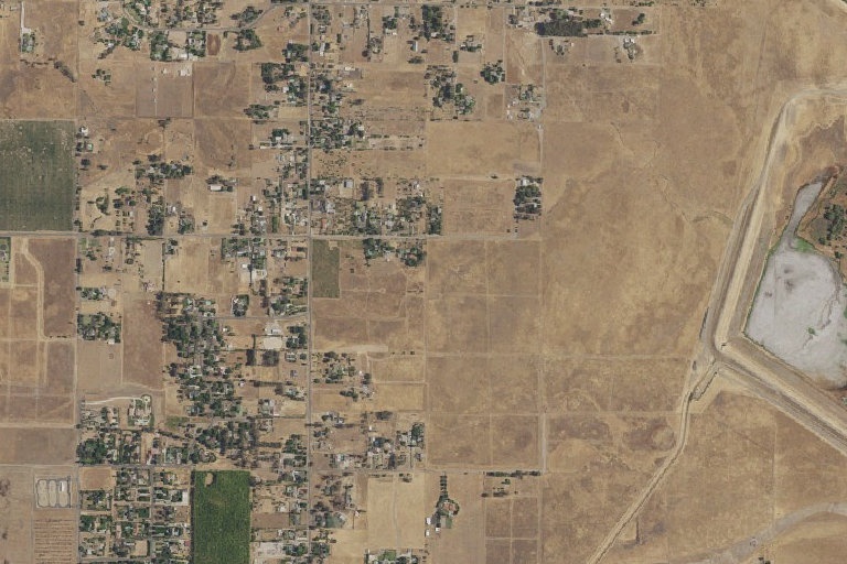 Fire from downed power poles near Fowler and Ticonderoga, Fresno County ...