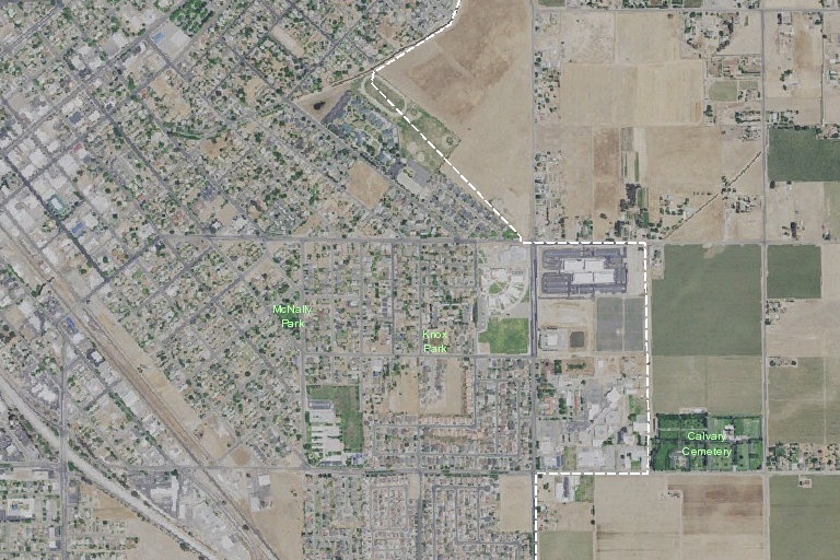 Unattended burn pile seen near new bridge in Madera, Madera CA | CrimeRadar