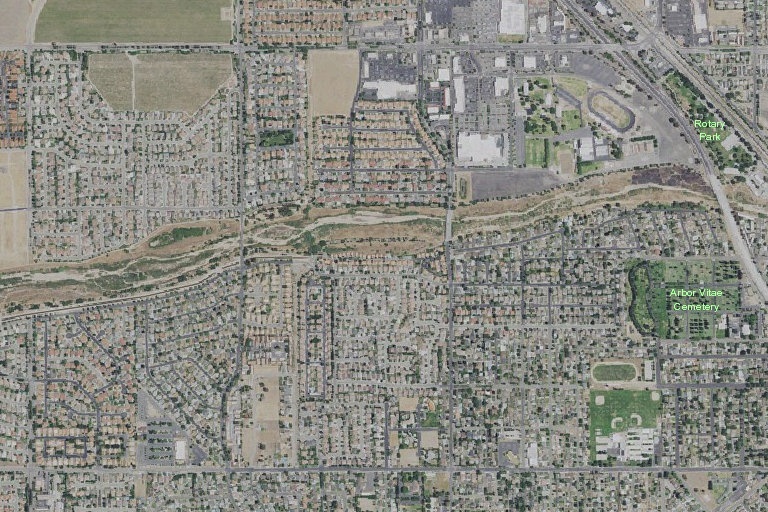 Structure fire reported near Claremont Dr and West Park Dr, Madera CA ...