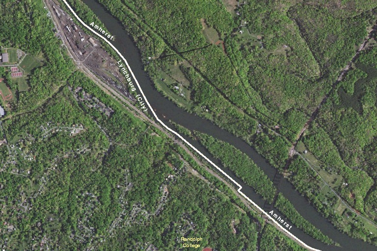 Fire crews battle multi-floor blaze on Riverside Drive, Lynchburg VA ...