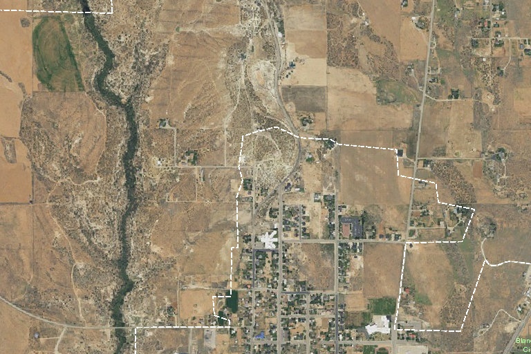 Suspicious banging reported at residence near west 700 north in Blandin ...