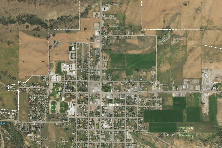 Medical responders assist 82-year-old with heart symptoms, Monticello ...