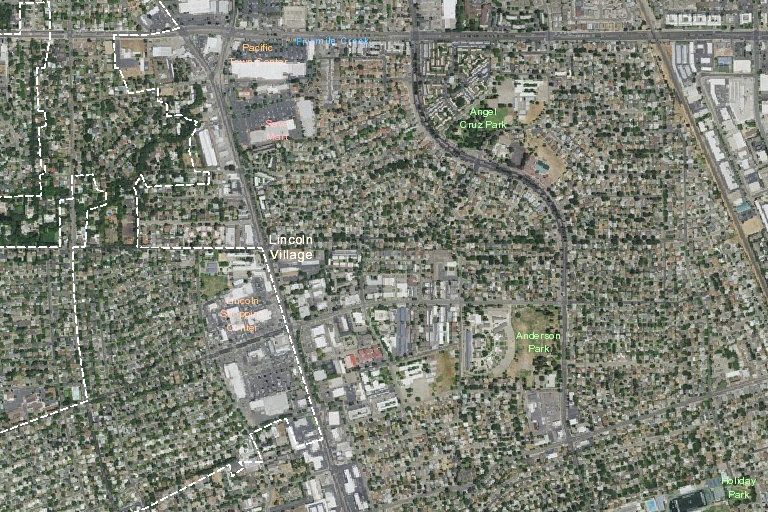 First alarm structure fire reported on Pacific Avenue, Stockton CA ...