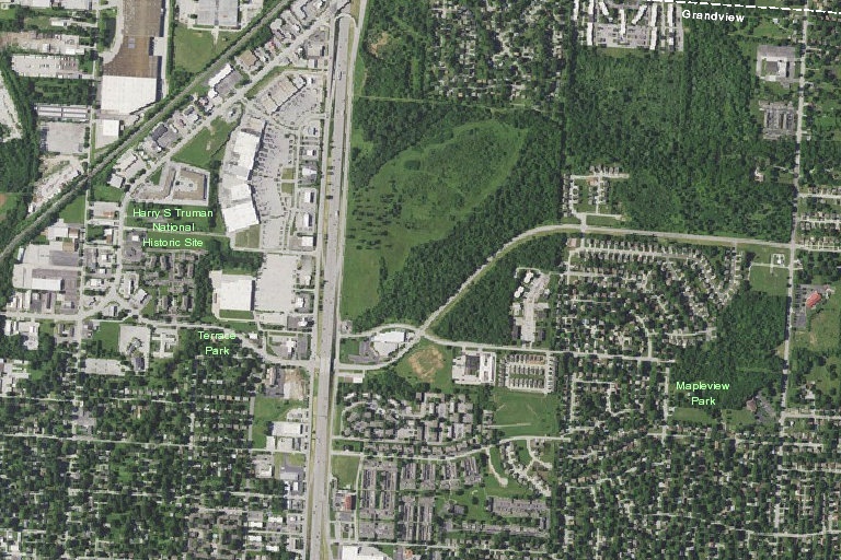 Apartment fire with downed power lines and evacuation, Grandview MO ...