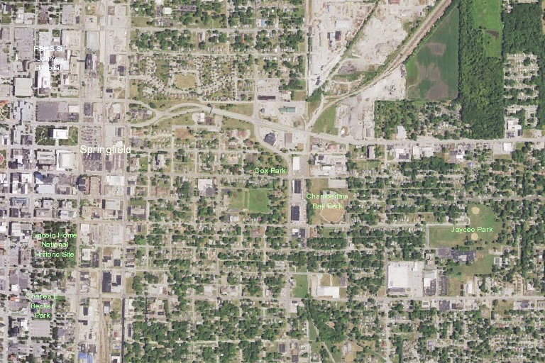 Two people seen stealing from house near East Edwards, Springfield IL ...