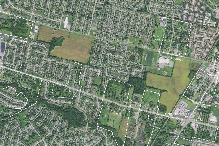 Woman refuses to leave bench near apartments, Columbus OH | CrimeRadar