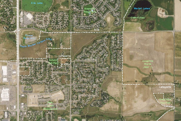 Dog running loose near summit circle in Lafayette, Lafayette CO ...