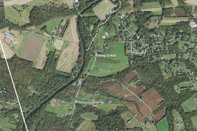 Tree down on communication lines on Pine Rd, Lebanon County PA | CrimeRadar