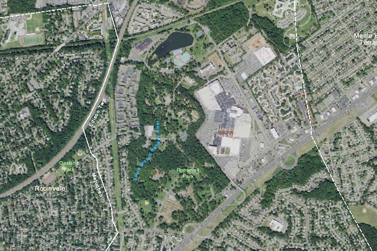 Fire crews respond to elevator entrapment at mall, Edison NJ | CrimeRadar