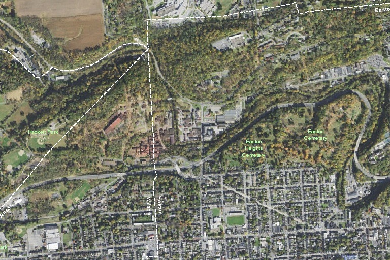 Fire alarm at apartment complex near Northampton Street, Easton PA ...