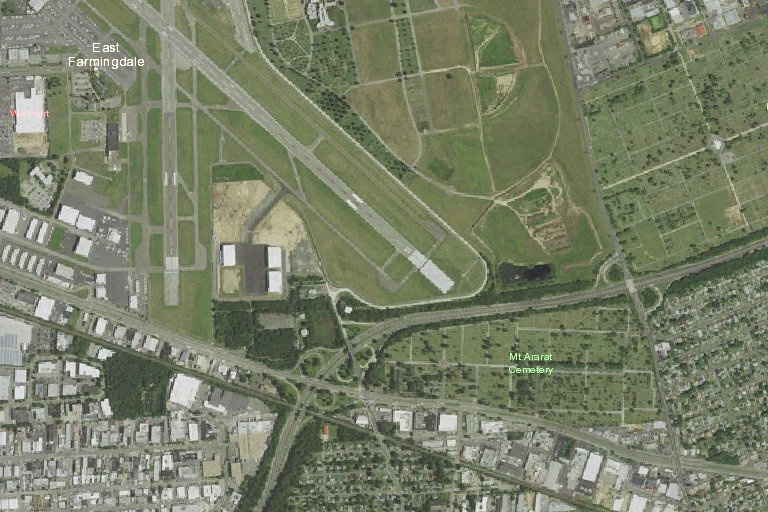 Fire crews battle blaze at Albany Ave business, Amityville NY | CrimeRadar