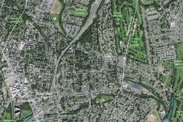 Three-vehicle crash near Pine St with no injuries, Bloomfield NJ ...