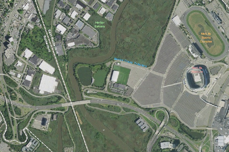 Disabled vehicle reported near Turnpike ramp, East Rutherford NJ ...