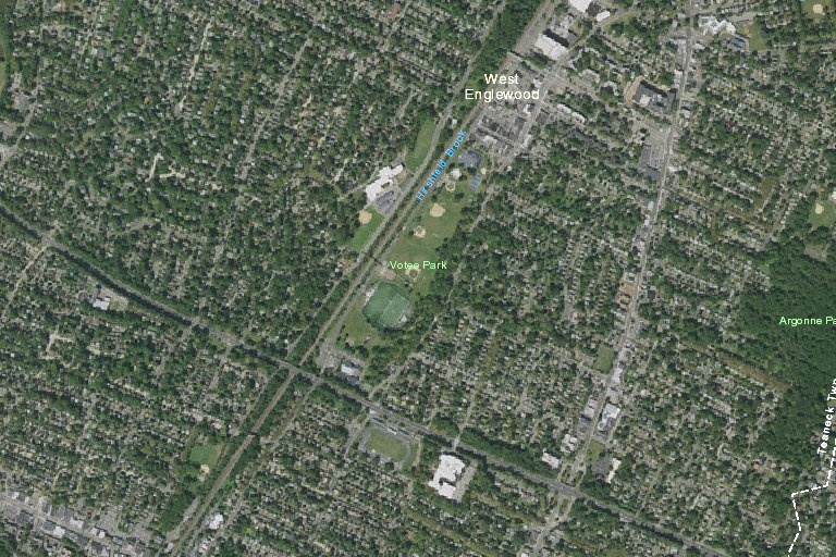 Fire reported near queen anne road and edgemont place, Teaneck NJ ...