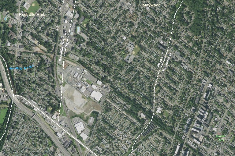 Transformer explosion reported near Beach and Van Cleve St, Maywood NJ ...