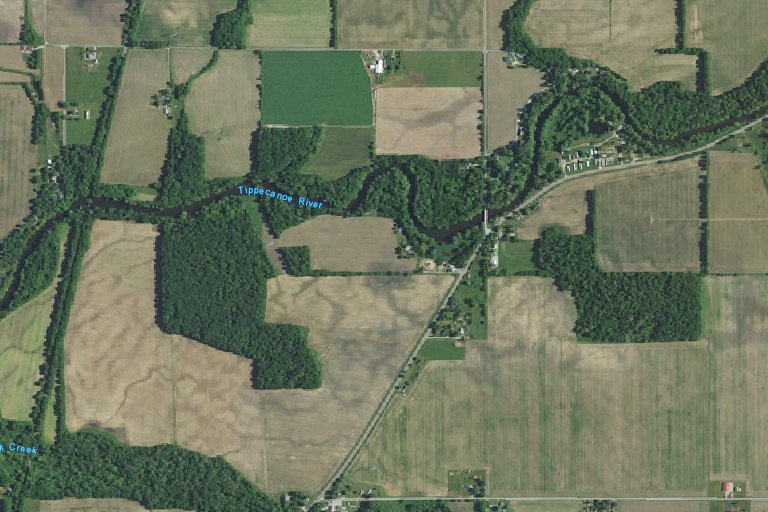 Vehicle hits deer near state road in Newcastle Township, Fulton County ...