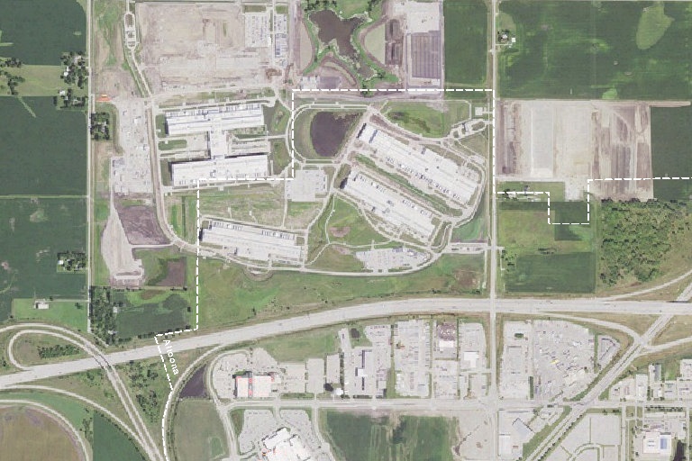 Fire contained to photo booth at Des Moines outlet, Altoona IA | CrimeRadar