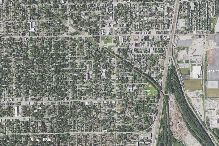 Woman refuses to leave Pullman Express Food store, Chicago IL | CrimeRadar