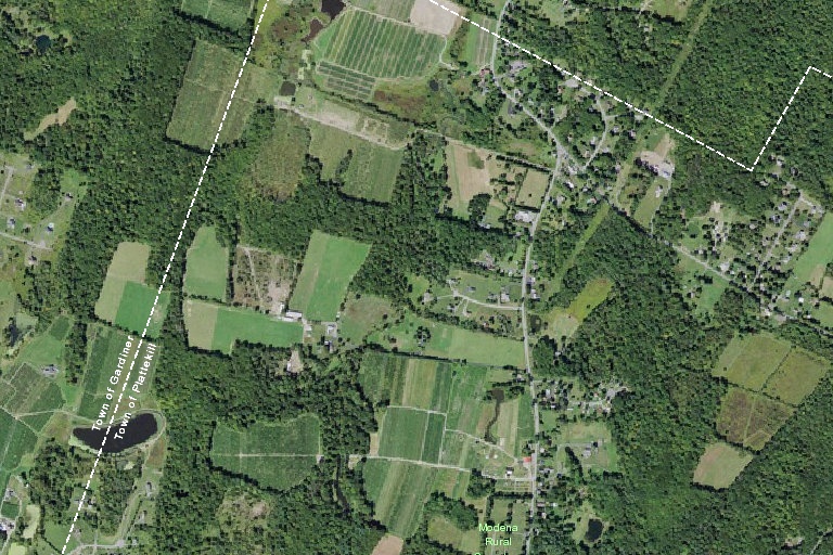 Car collides with deer near Spring Breeze Lane, Modena, Modena NY ...